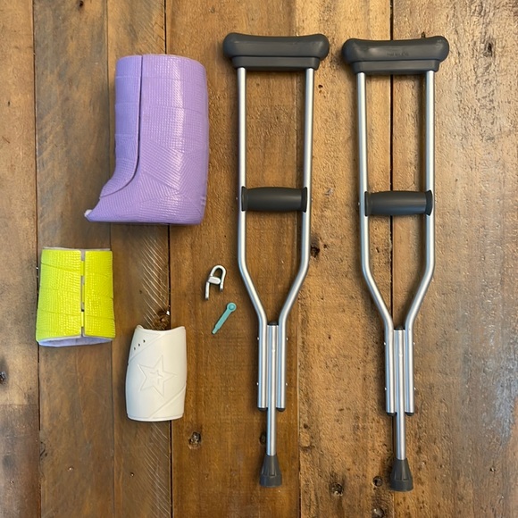 American Girl | Toys | American Girl Crutches Leg Cast Arm Cast Brace ...